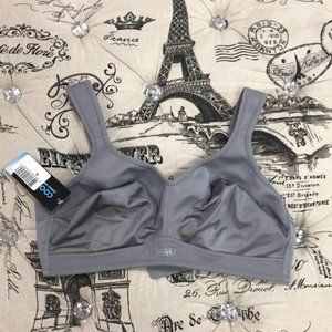 Wonderbra | Intimates & Sleepwear | Wonderbra High Impact Sports Bra ...